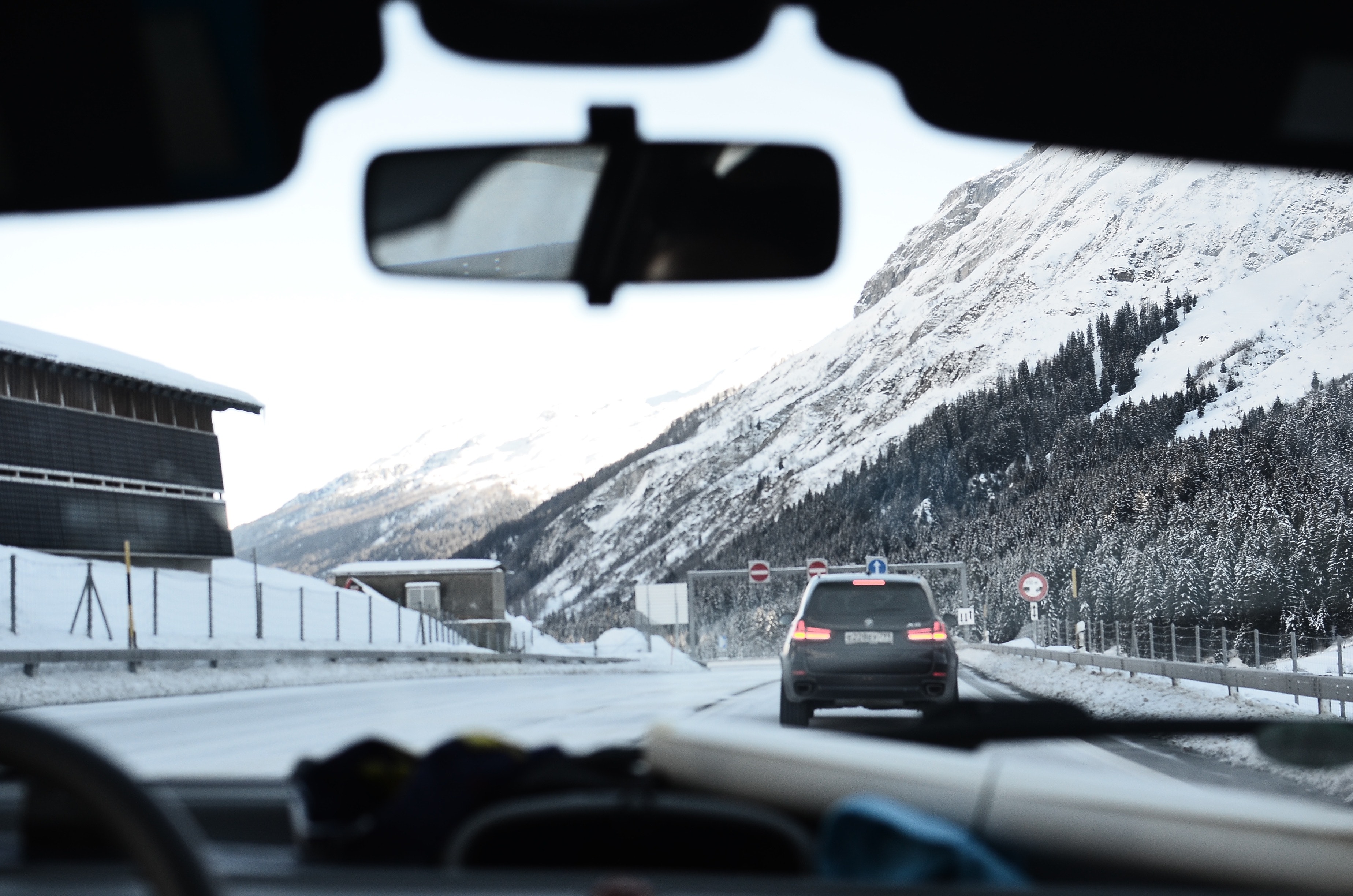 How to Stay Safe Driving in Winter