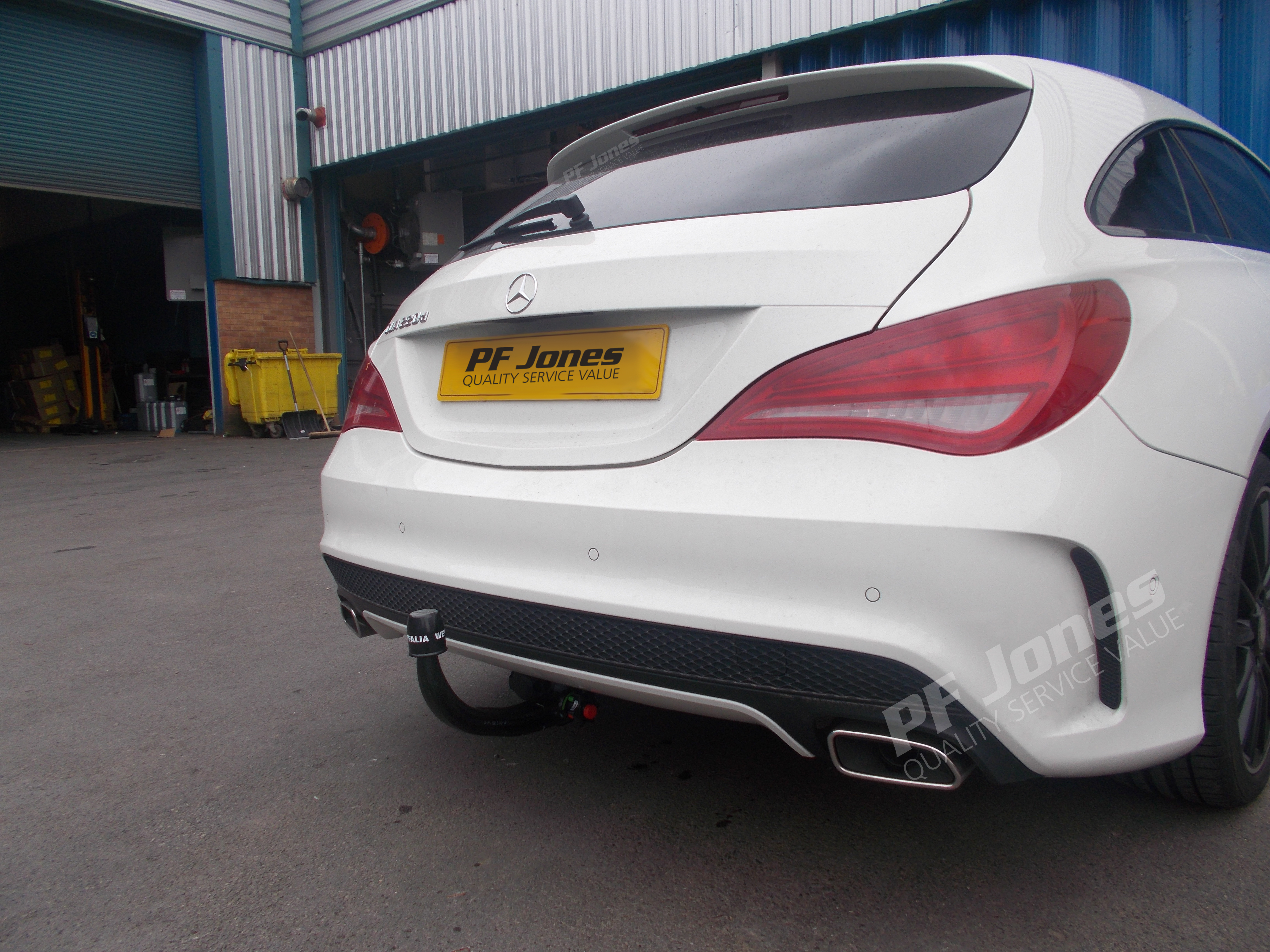 Mercedes cla towbar store